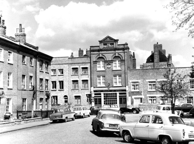 Cleaver Square and boules | The Kennington Observer